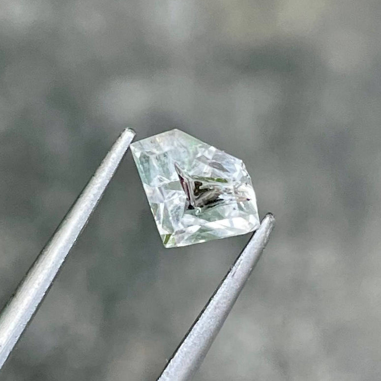 Shop 0.80 Carats Bicolor Parti Sapphire | at GandharaGems | Gandhara Gems