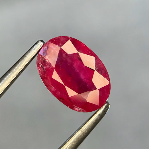 Buy 1.15ct ICA Pink Ruby Oval Cut | Mozambique Gemstone | Gandhara Gems