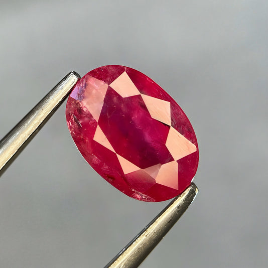 Buy 1.15ct ICA Pink Ruby Oval Cut | Mozambique Gemstone | Gandhara Gems